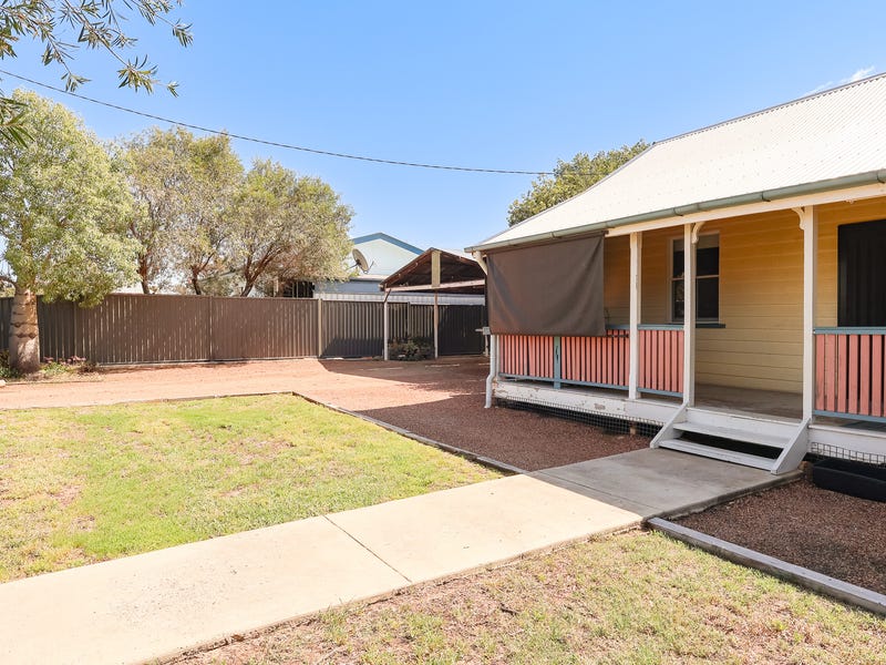 11 Conlan Street, Roma, Qld 4455 - Property Details