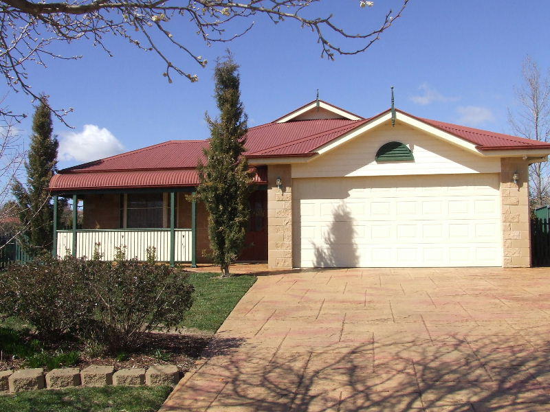 4 Angus Place, Orange, NSW 2800 - realestate.com.au