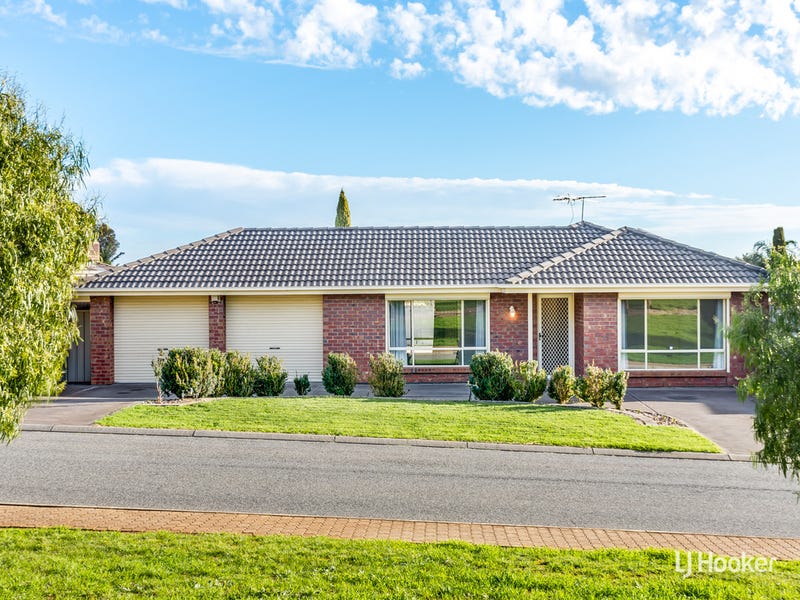 11 Spaxton Cres, Craigmore, SA 5114 - realestate.com.au