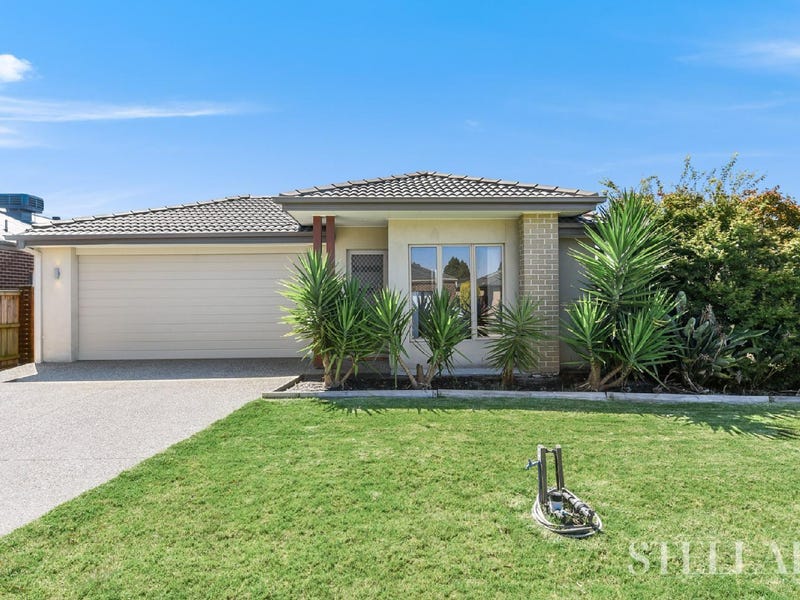 10 Mitta Mitta Street, Clyde North, Vic 3978 - House for Rent ...