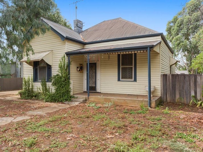 136 Railway Place, Elmore, Vic 3558 - Property Details