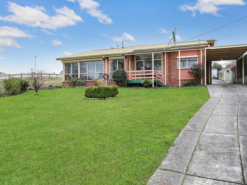 24 Peter Street, Cobden, Vic 3266 - Property Details