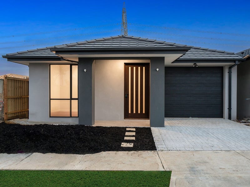 6 Ecurb Street, Clyde North, VIC 3978 - realestate.com.au