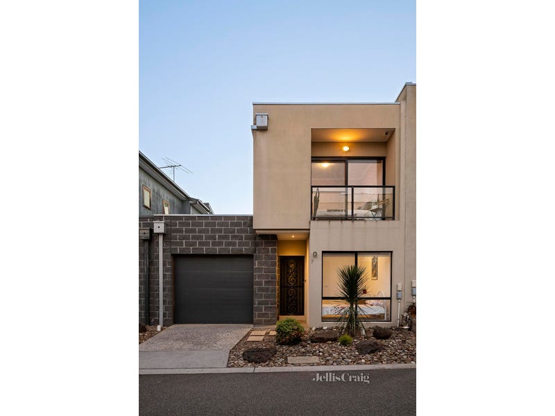 7 Ruby Lane, Greensborough, Vic 3088 - Property Details