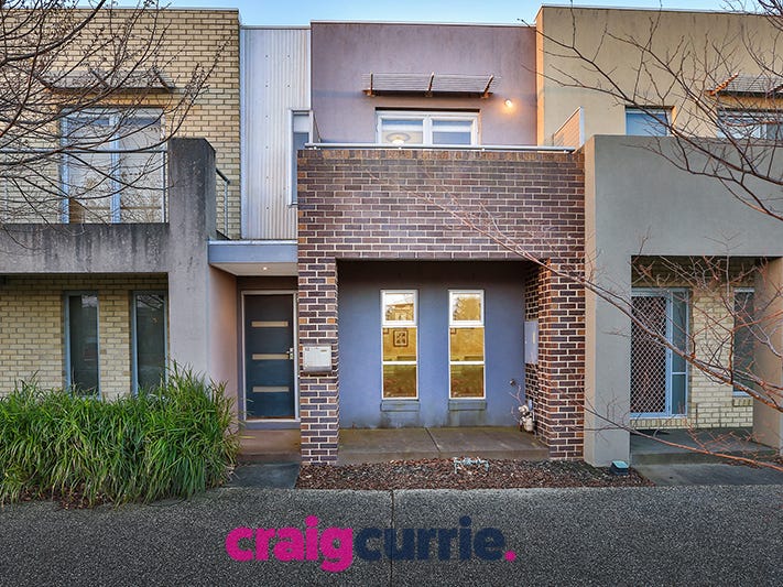 12 STONEBRIDGE LANE, Pakenham, Vic 3810 - Property Details