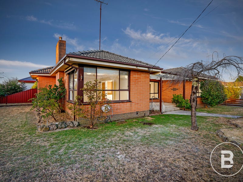 338 Forest Street, Wendouree, Vic 3355 - Property Details