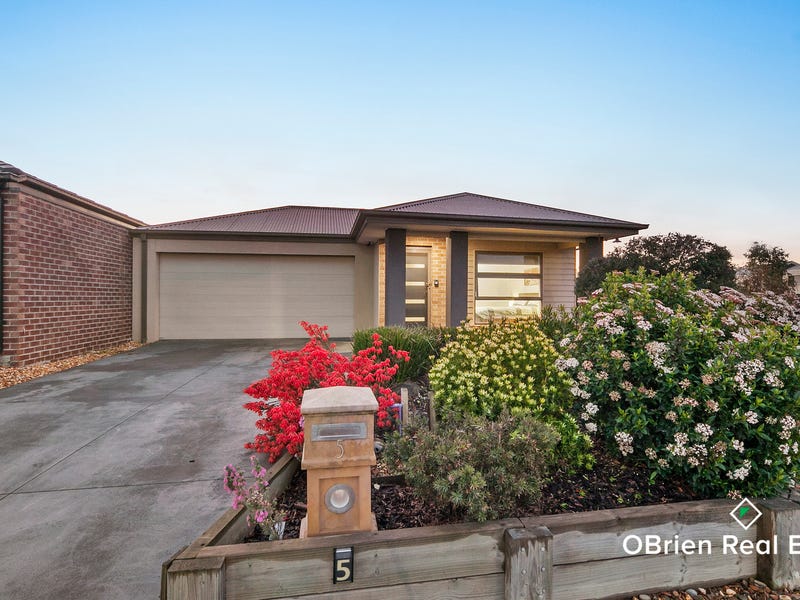 5 Bayley Place, Cranbourne West, VIC 3977 - realestate.com.au