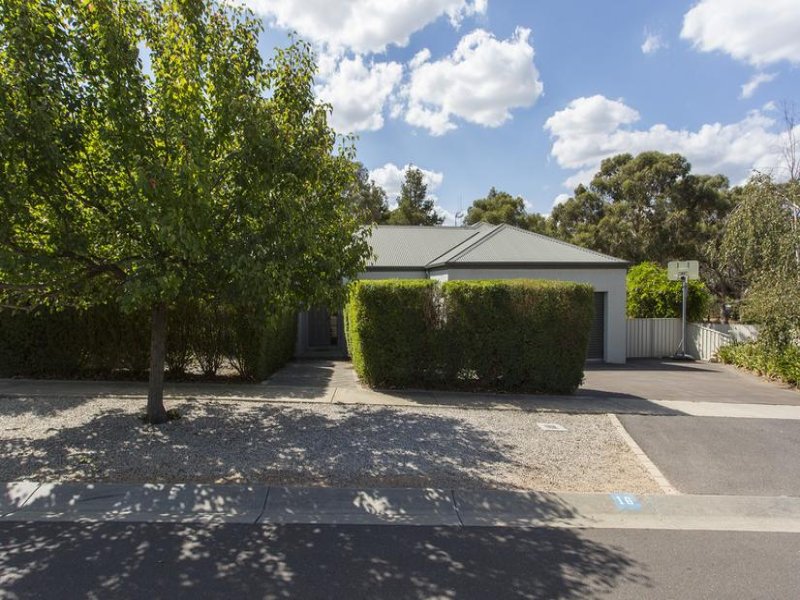 16 Irkara Drive, Kennington, Vic 3550 - Property Details
