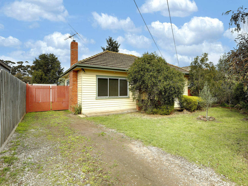 16 Galvin Road, Werribee, Vic 3030 - Property Details