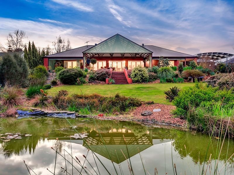11 Hawthorn Road, Mount Barker, SA 5251 - realestate.com.au