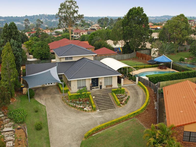 19 Buscall Court, Sinnamon Park, QLD 4073 - realestate.com.au