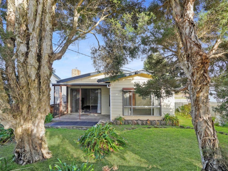 4 Charles Street, Hamilton, Vic 3300 - Property Details