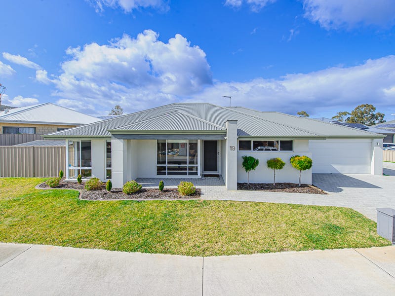 19 Mulwarrie Road, Martin, WA 6110 - Property Details