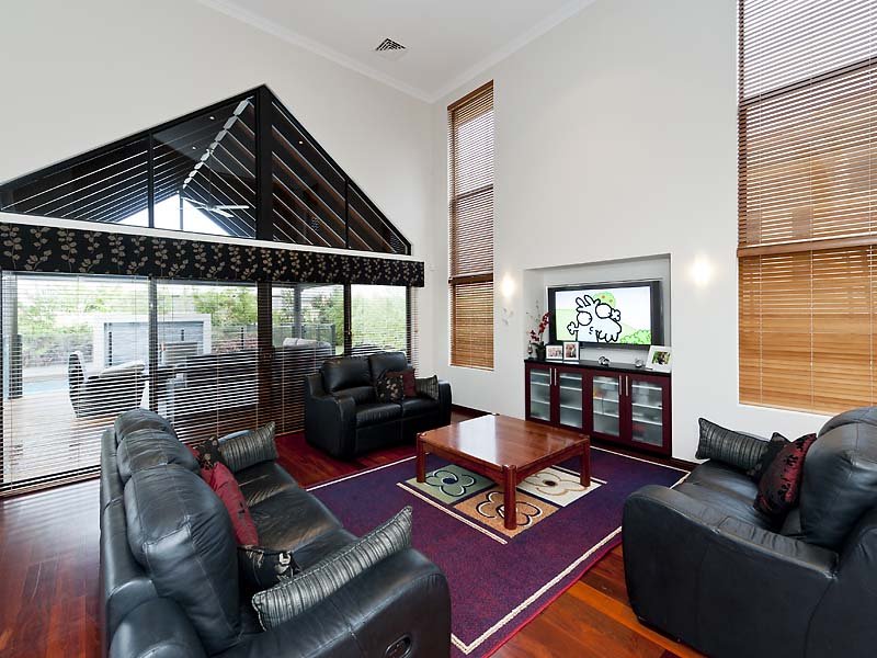 11 Pebble Bush Drive, Canning Vale, WA 6155 - realestate.com.au