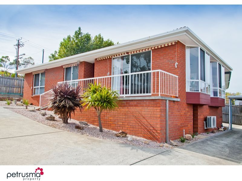 2/1 Loatta Road, Lindisfarne, Tas 7015 - Property Details