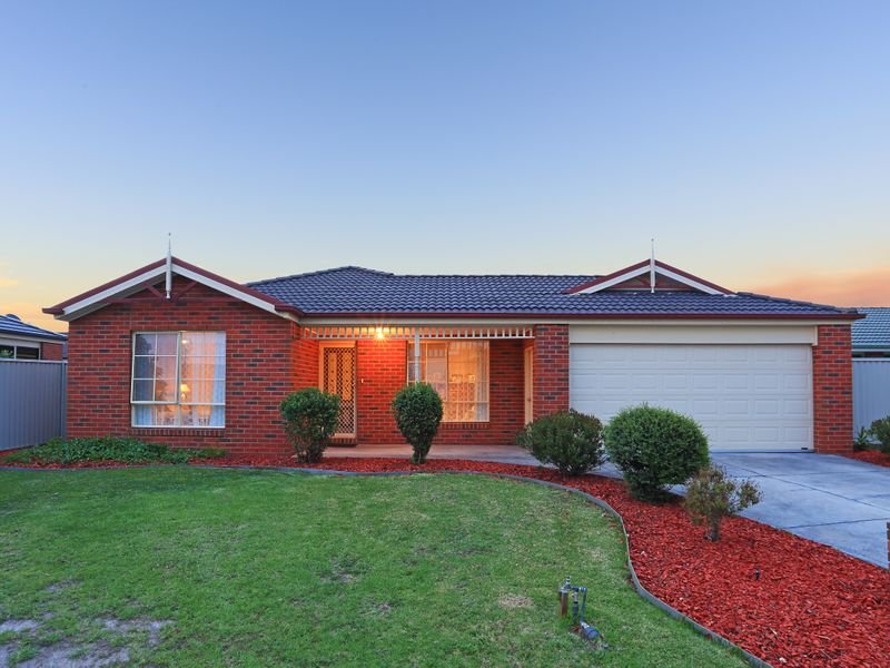 4 Buchan Green, Pakenham, Vic 3810 - Property Details