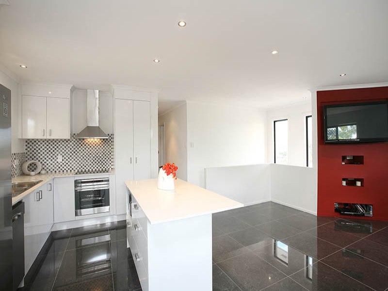 18 MICHELLE CRES, Wishart, Qld 4122 - Property Details