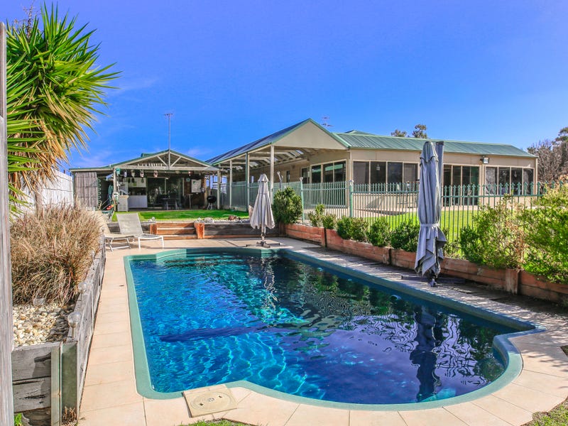 142 Thoroughbred Road, Deniliquin, NSW 2710 - Property Details