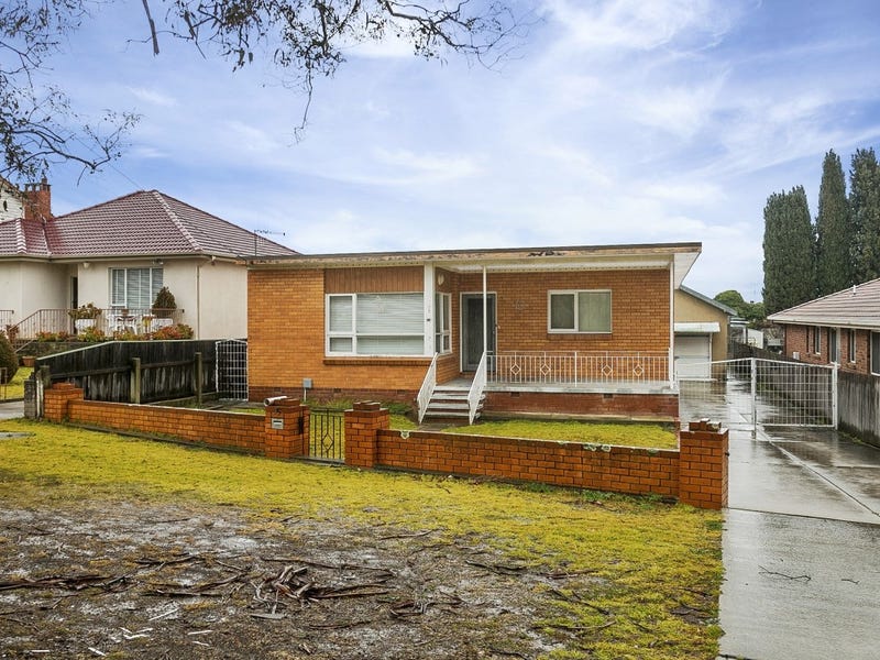 35 Crest Road, Crestwood, NSW 2620 - realestate.com.au