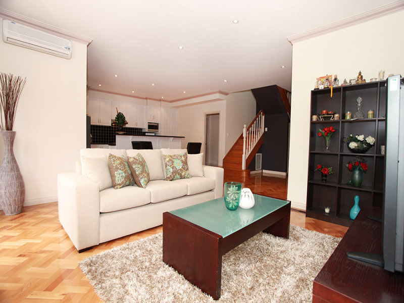 1/116 Summerhill Road, Reservoir, Vic 3073 - Property Details