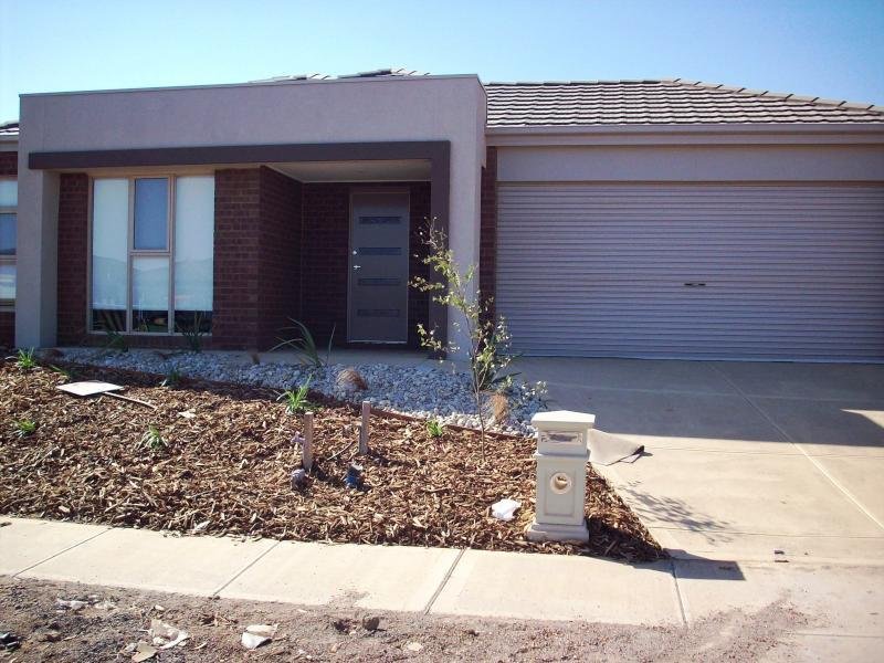 41 Mayesbrook Road, Manor Lakes, VIC 3024 - realestate.com.au