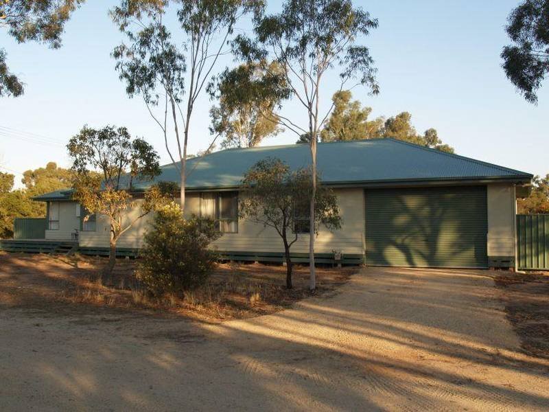 10 Dockery Street, Katunga, Vic 3640 - Property Details