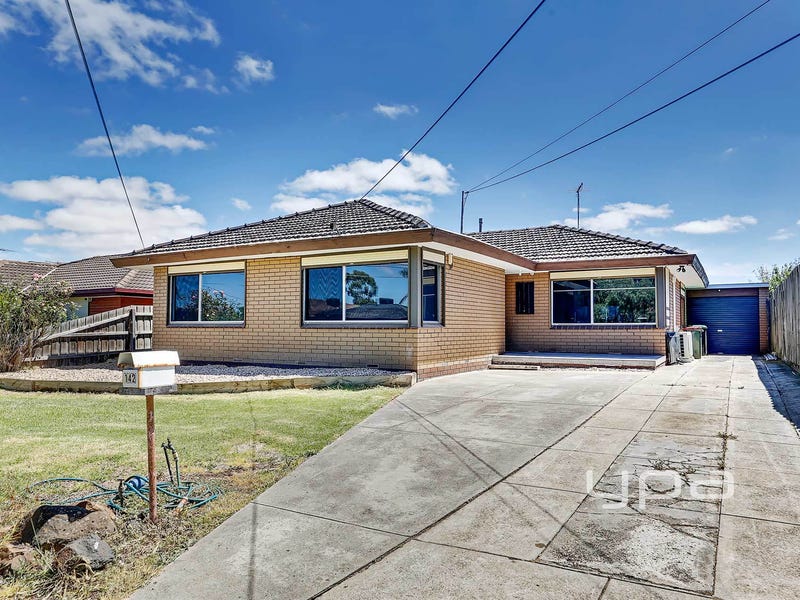142 Sterling Drive, Keilor East, VIC 3033 - realestate.com.au