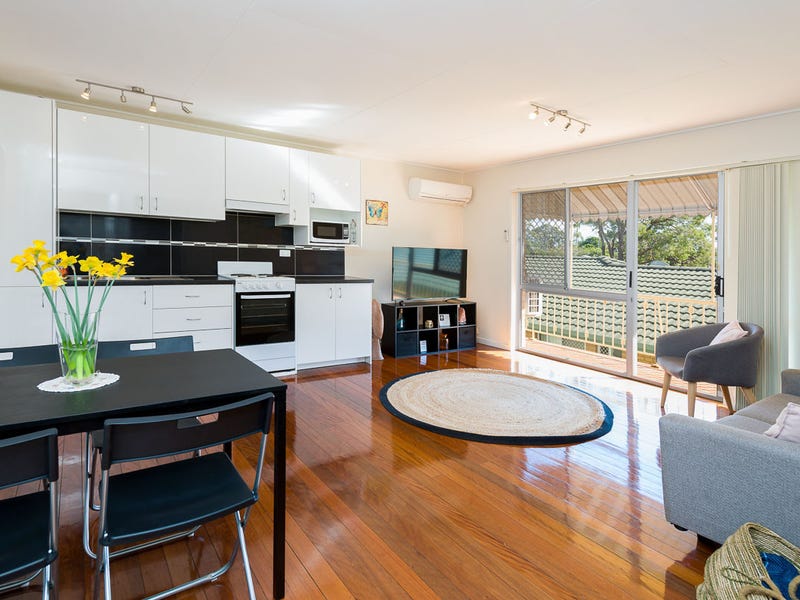 4/9 Middle Street, Labrador, Qld 4215 - Property Details