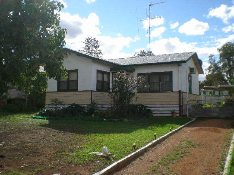 8 Kookaburra Street, Parkes, NSW 2870 - Property Details