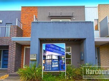 8 Stonebridge Lane, Pakenham, VIC 3810 - realestate.com.au