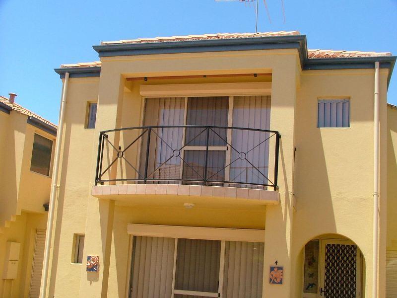 4/69 Rockingham Beach Road, Rockingham, WA 6168 - realestate.com.au