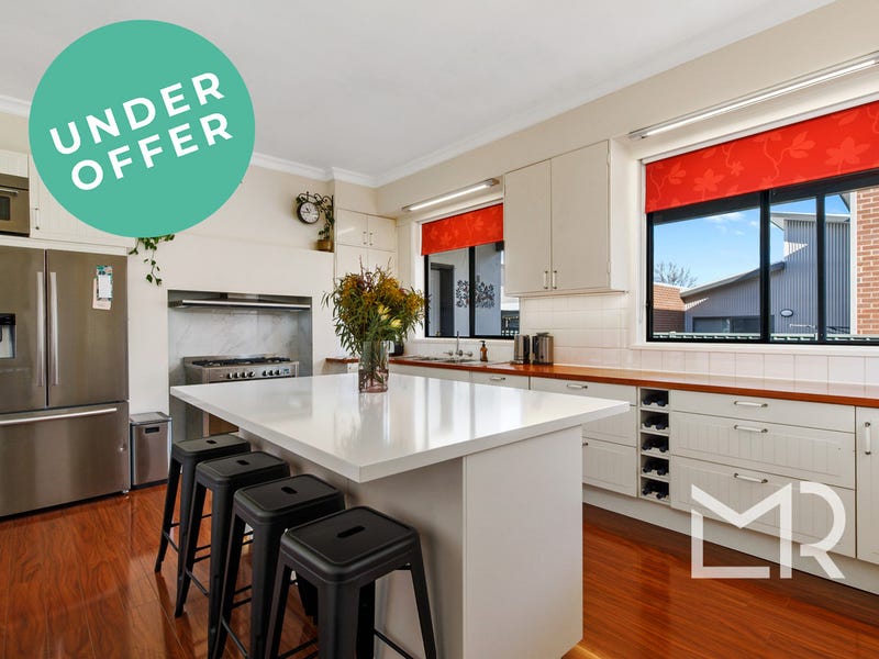 10 Adams Street, Mansfield, Vic 3722 - Property Details