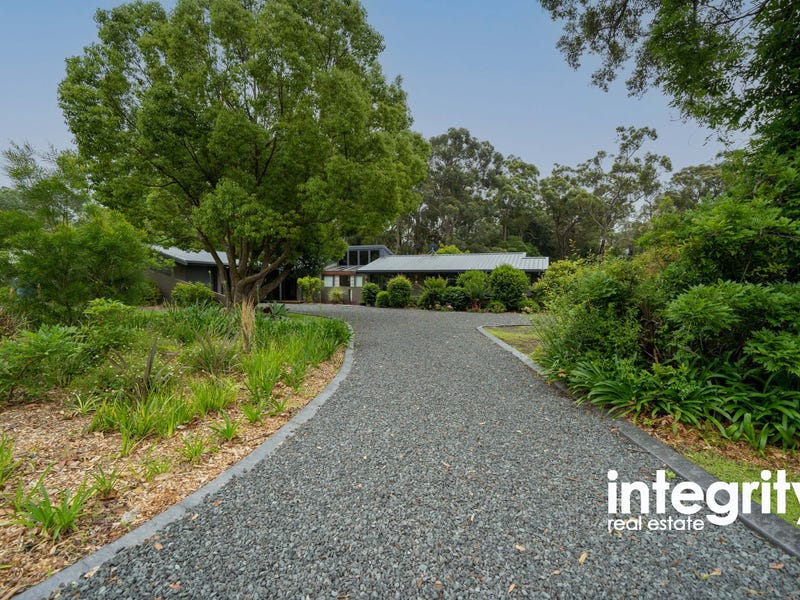 8 Bimbimbie Avenue, Bangalee, NSW 2541 - Property Details