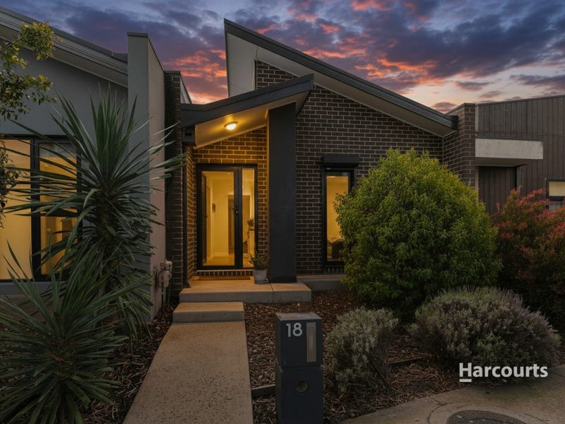 Real Estate & Property for Sale in Clyde North, VIC 3978 (+4 locations ...