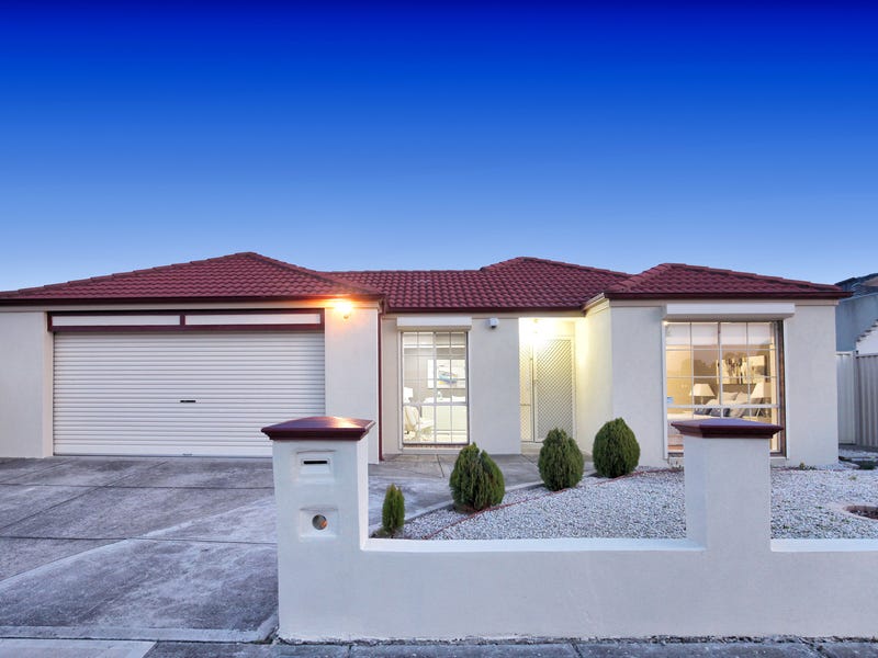 8 Southern Cross Drive, Roxburgh Park, VIC 3064 - realestate.com.au