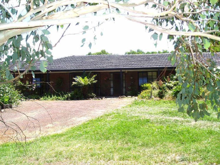 11 Pretty Sally Drive, Wallan, Vic 3756 - Property Details