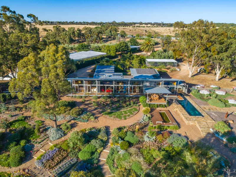 390 North Redesdale Road, Redesdale, Vic 3444 - Property Details