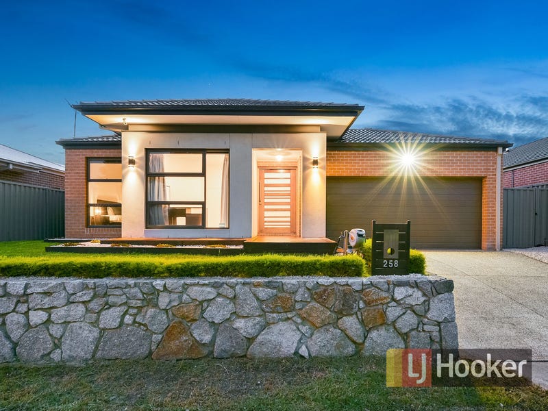 258 Casey Fields Boulevard, Cranbourne East, VIC 3977 - realestate.com.au