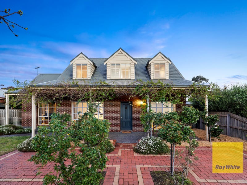 14 Finningley Court, Highton, Vic 3216 - Property Details