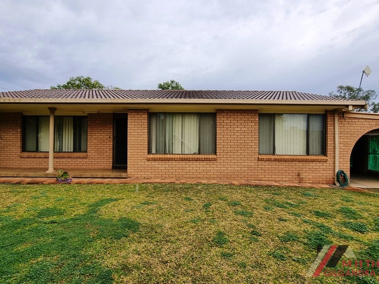 7 Iris Street, Gilgandra, NSW 2827 - realestate.com.au