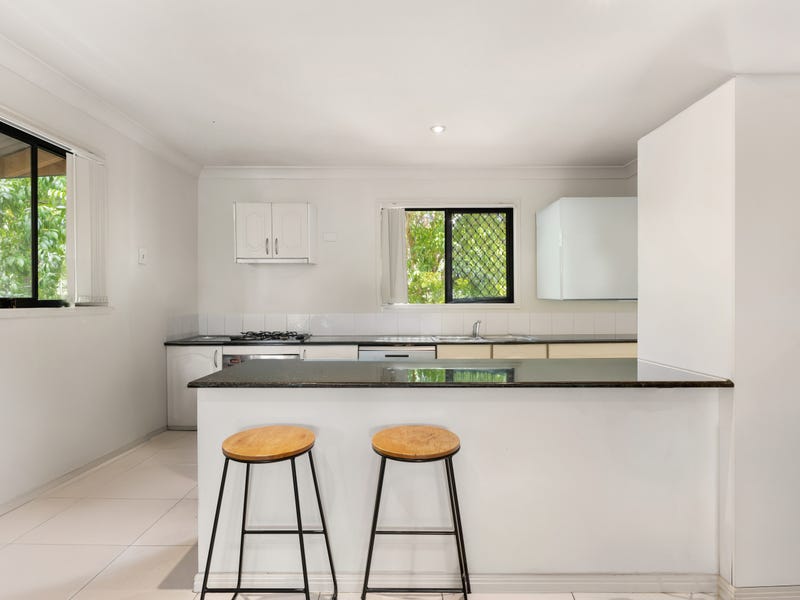 4/10 Montrose Road, Taringa, Qld 4068 - Property Details