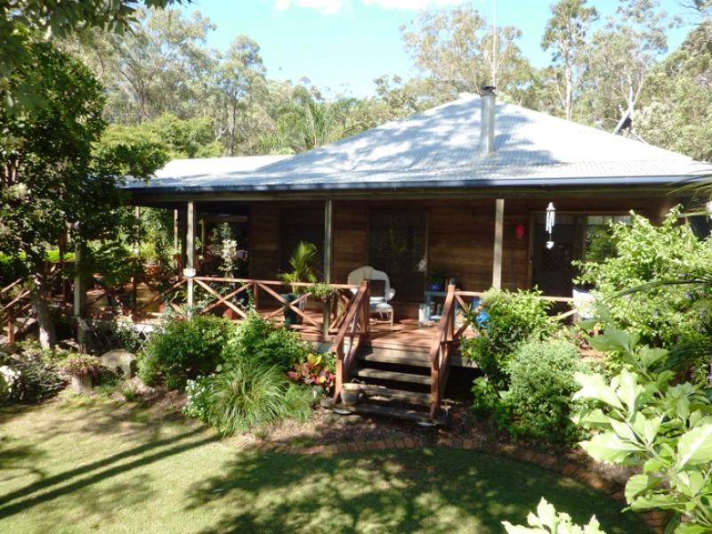 6 Woodland Crescent, Withcott, Qld 4352 - Property Details