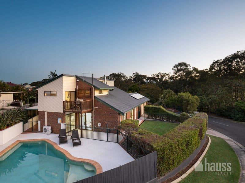 12 Kidwelly Street, Carindale, Qld 4152 - Property Details
