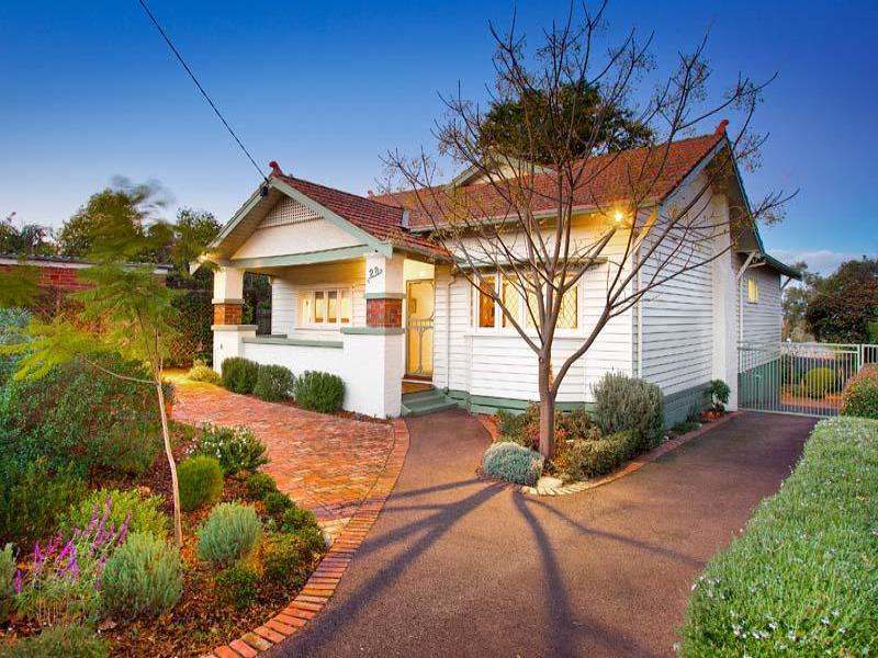 28 Redesdale Road, Ivanhoe, VIC 3079 - realestate.com.au