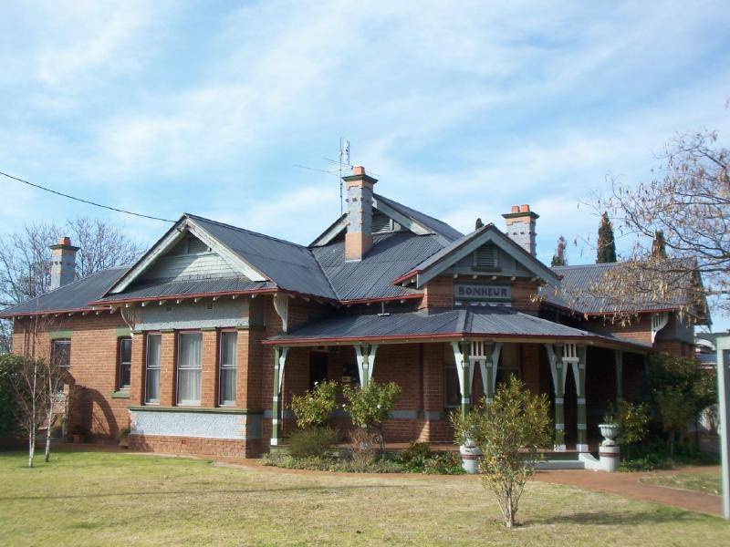 7 Adams Street, Cootamundra, NSW 2590 - Property Details