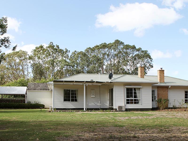 4642 Casterton-Edenhope Road, Kadnook, Vic 3318 - Property Details