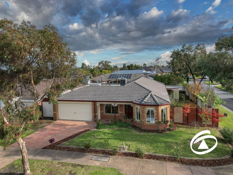 12 Buchan Green, Pakenham, Vic 3810 - Property Details