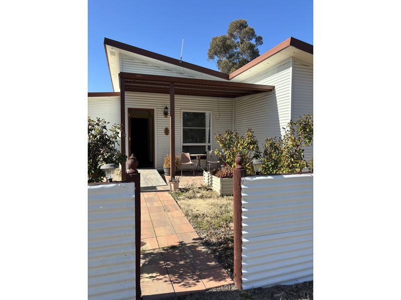 1 Martin Street, Meckering, WA 6405 - Property Details