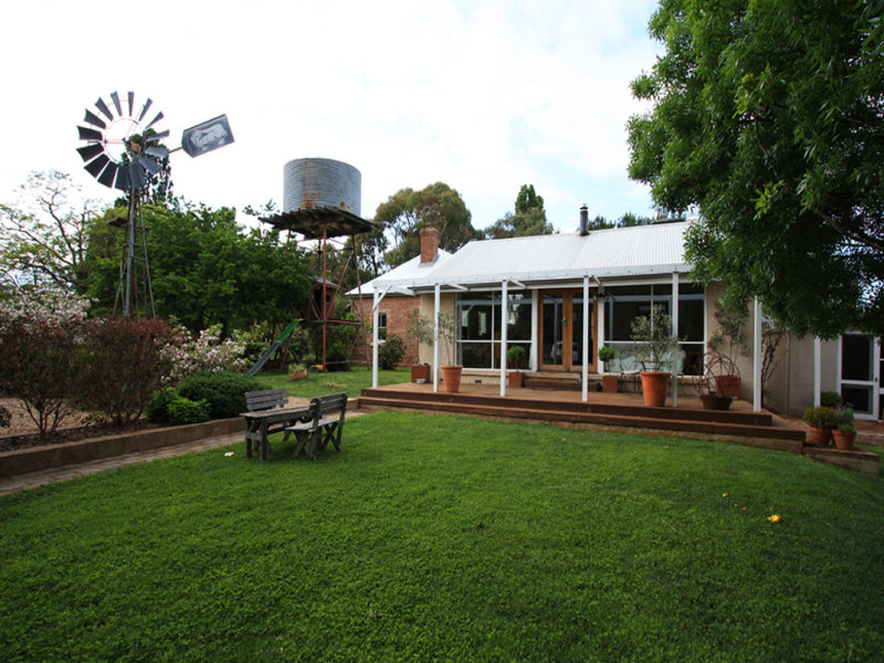 1692 Hoskinstown Road, Hoskinstown, NSW 2621 - Property Details