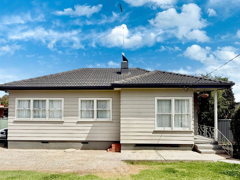 3 Bedroom Houses for Rent in Campbelltown, NSW 2560 (+2 locations ...